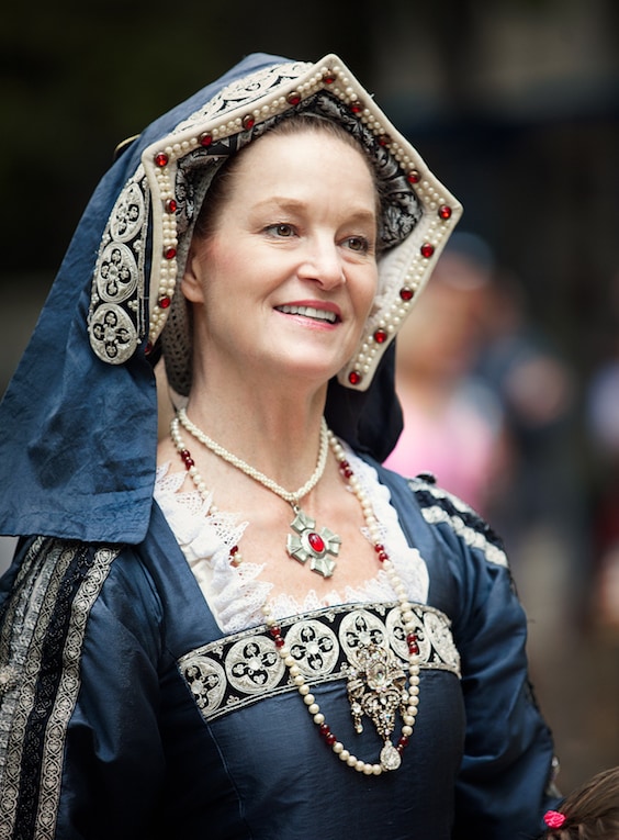 Learning royal quirks and medieval gender dynamics: actors and ...